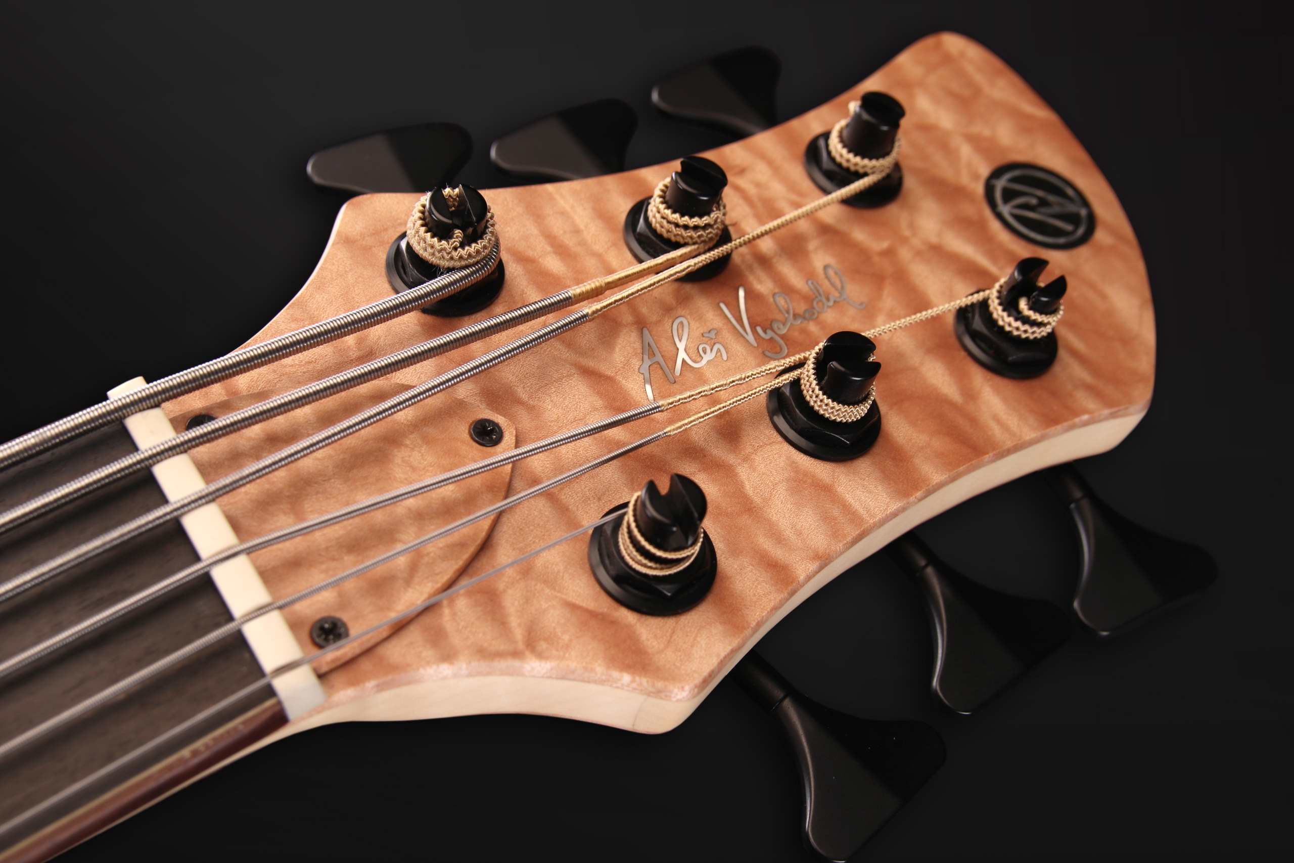 AVS | AV Basses